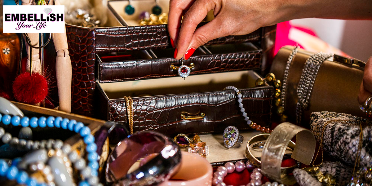 Repurposed Jewelry: A Sustainable Alternative to Fast Fashion